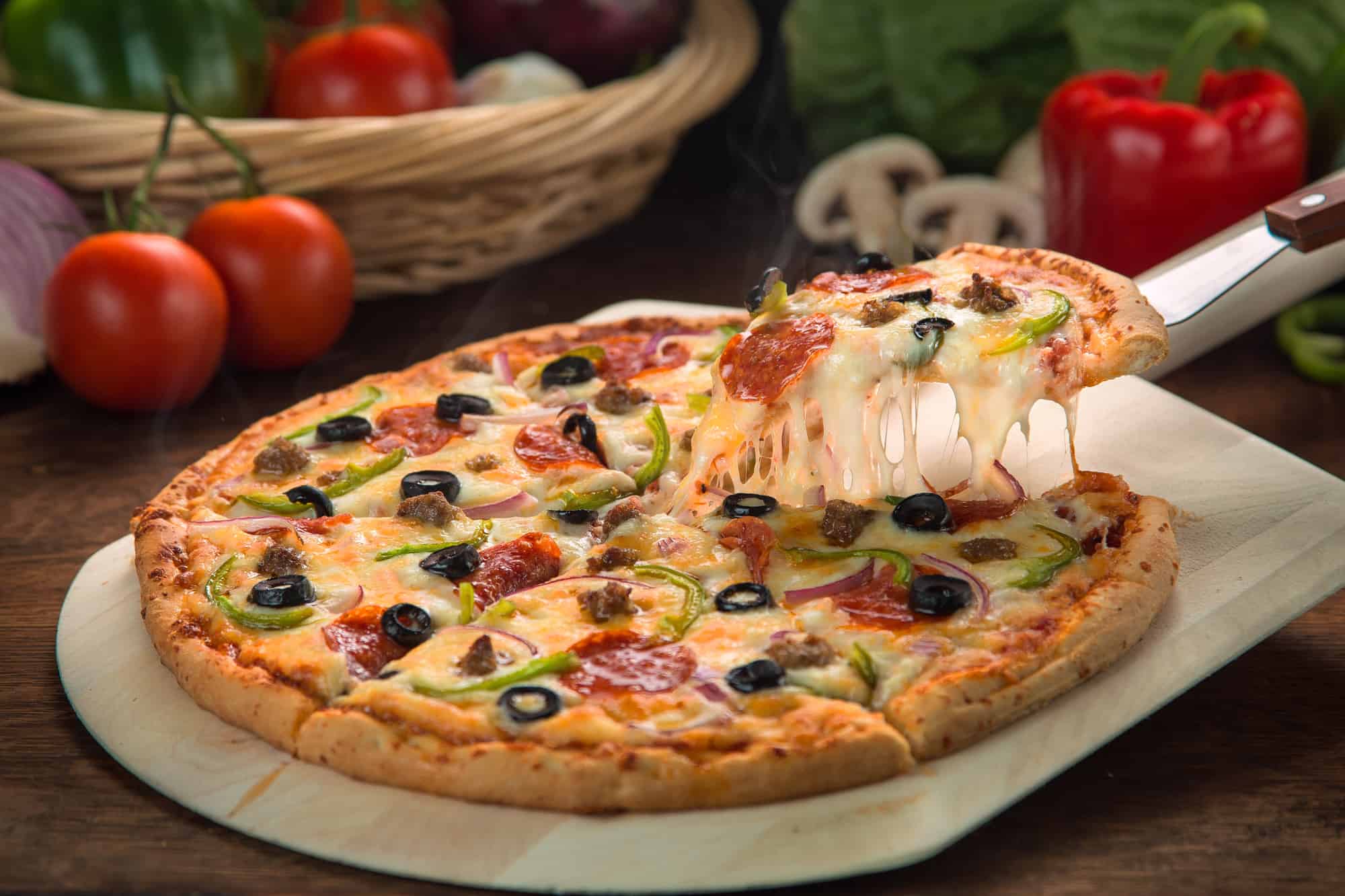 The Best Pizza Stones for Ovens and BBQs in the UK - Brit Buyer